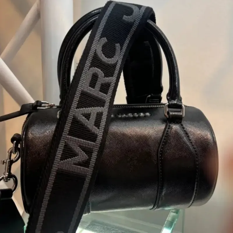 CROSSBODY MARC JACOBS DUFFLE BARREL 196611115193 Negro - TRENDSTORE CHILE